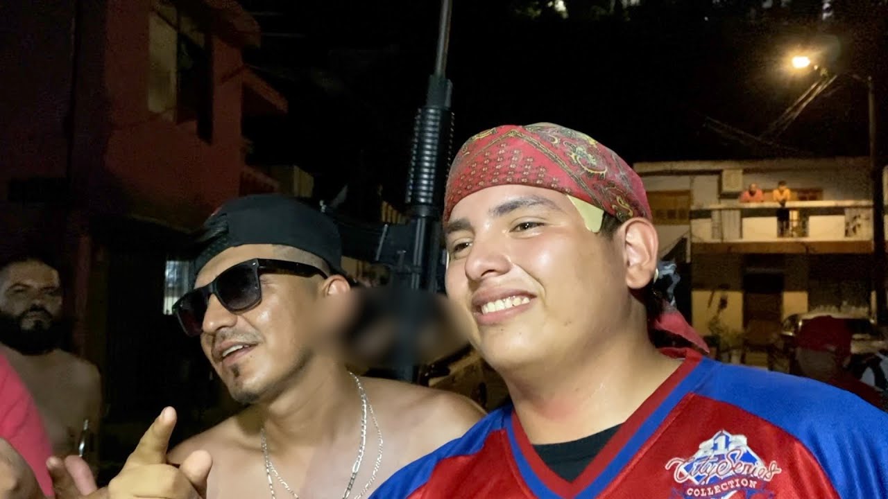 LA RISCA ENTRAMOS DE NOCHE CON SEGURIDAD LA GRANJA - YouTube