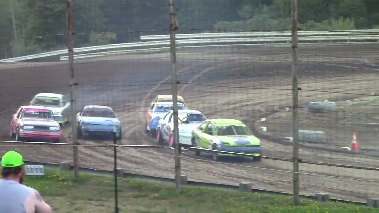 Hummingbird Speedway (8-20-22): Sunny 106 Four-Cylinder Heat Race - YouTube