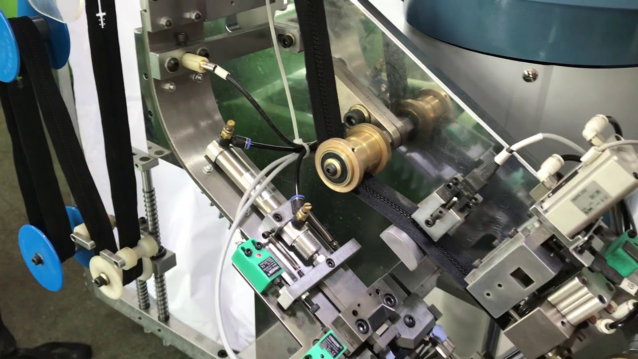plastic zipper slider mounting machine newnew - YouTube