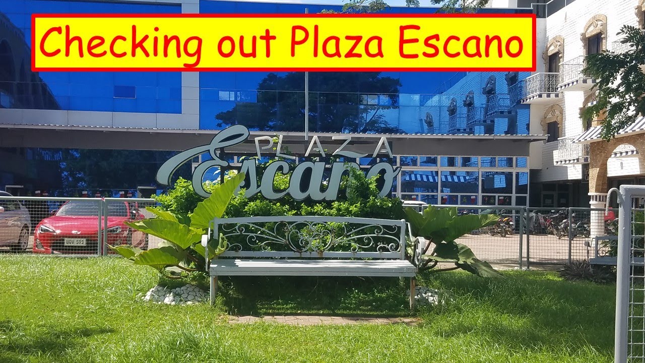 I check out Plaza Escano in Dumaguete - YouTube