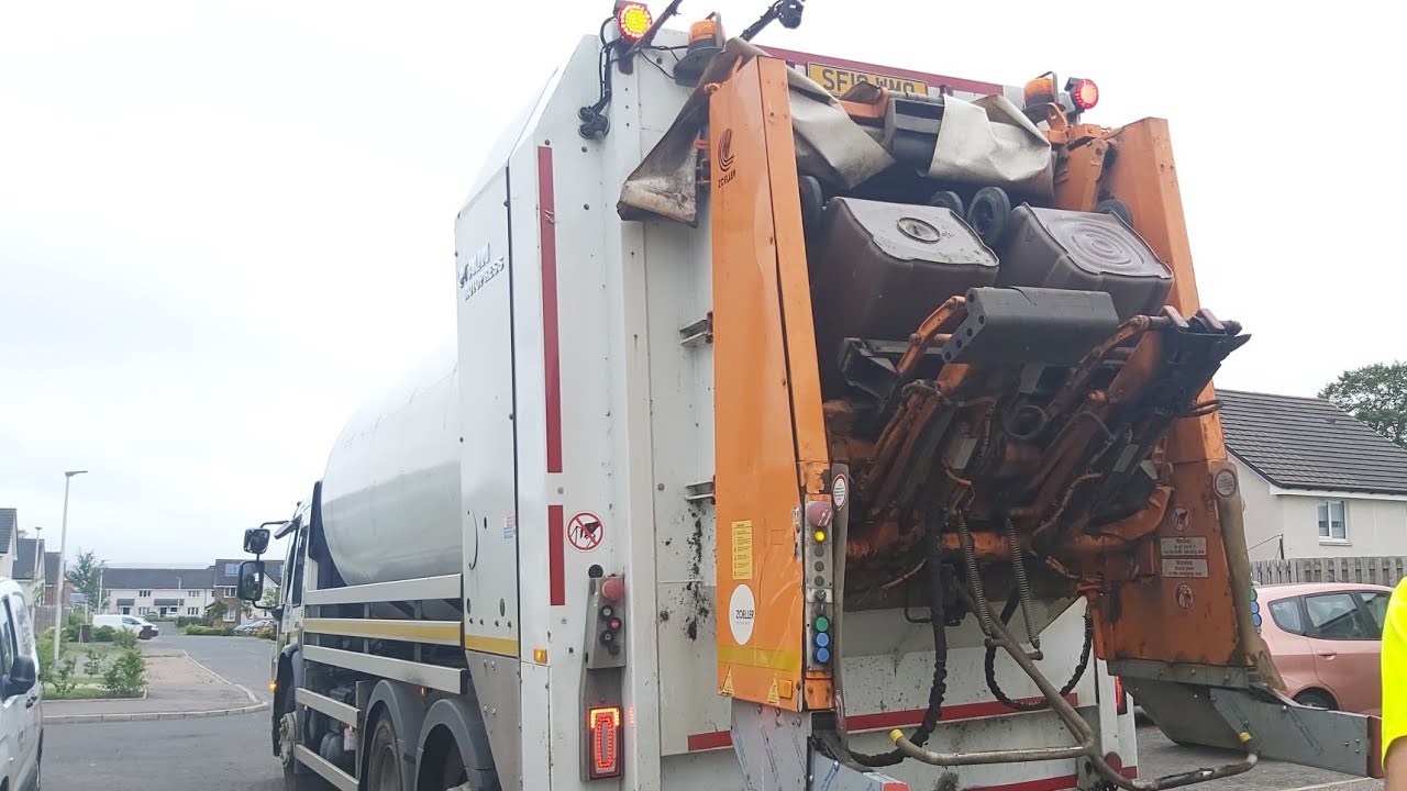 Faun Rotopress bin lorry collecting food and garden waste, WMO - YouTube