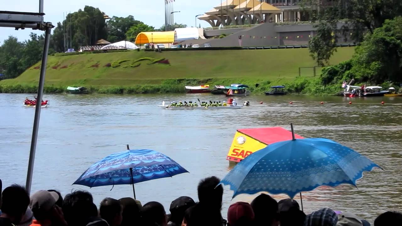 Regatta Kuching - university rowing competition - YouTube