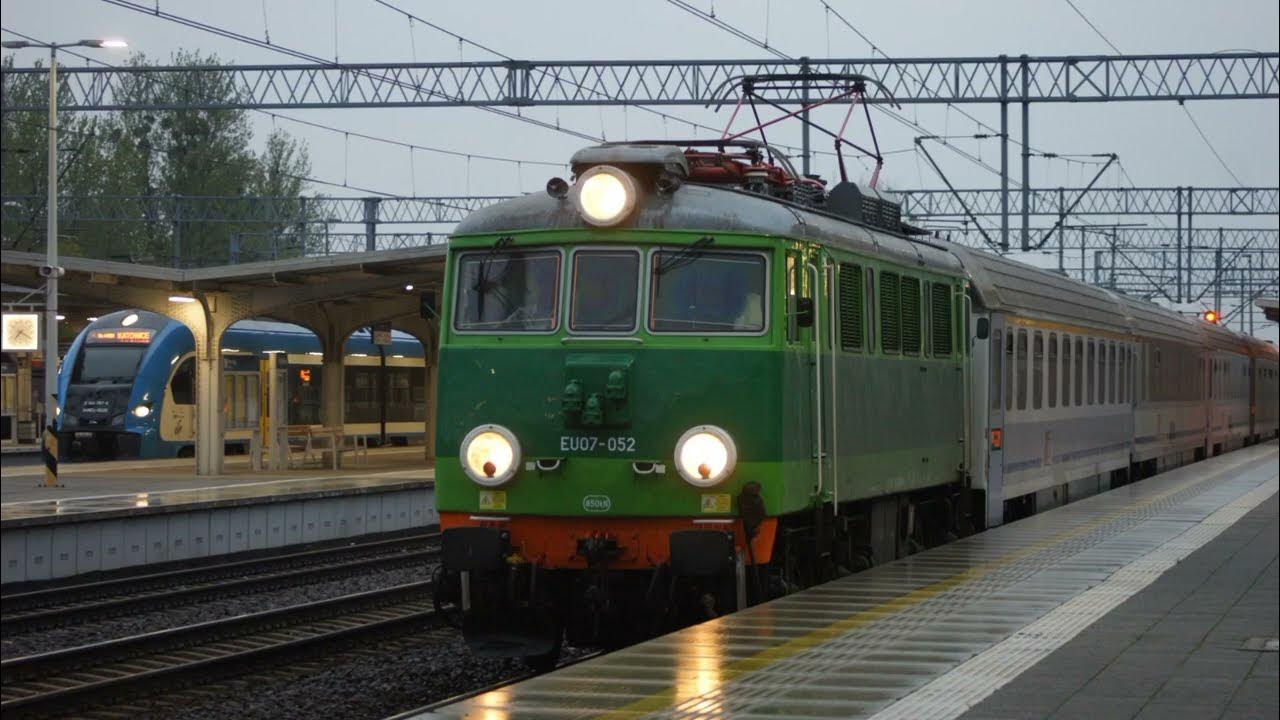 EU07-052 z IC Szyndzielnia - YouTube