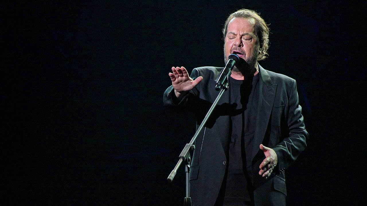 Στη λεωφόρο της αγάπης - Γιάννης Πάριος - YouTube