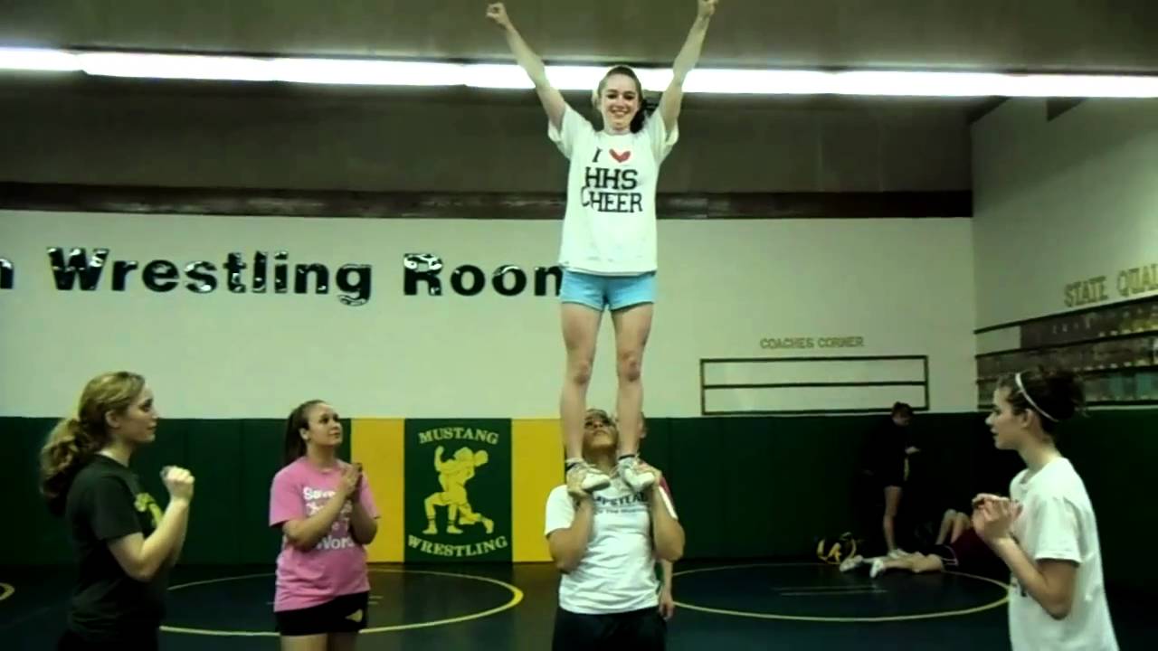 Cheer: Toss to Hands w/ a girl base! - YouTube