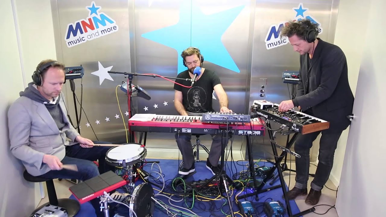 MNM: Stan Lee Cole - Walk Alone - YouTube