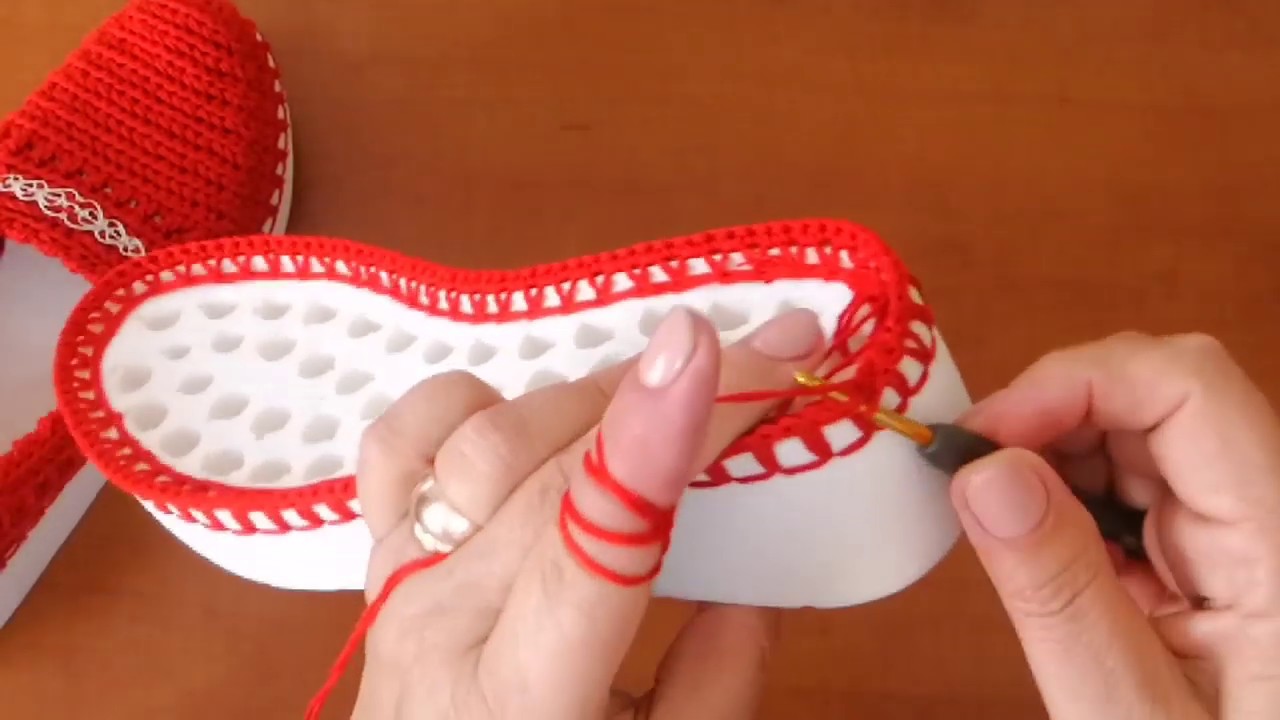 Pantofi crosetati Carina - YouTube