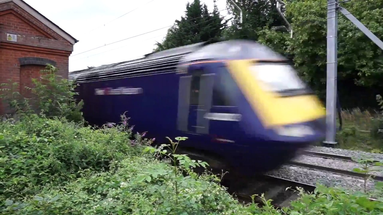 Pangbourne Railway Station, Berkshire, England - 25th July, 2017 - YouTube