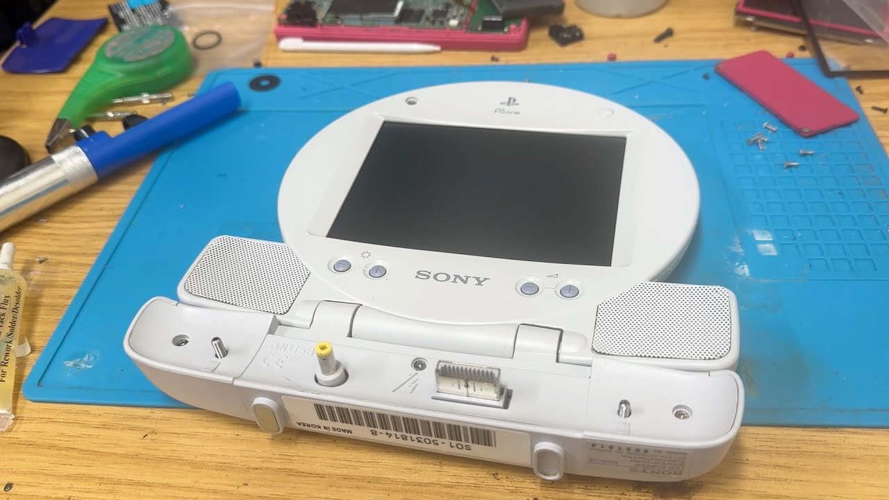 PS One LCD Screen with a Faulty Hinge, Let's get it fixed. - YouTube