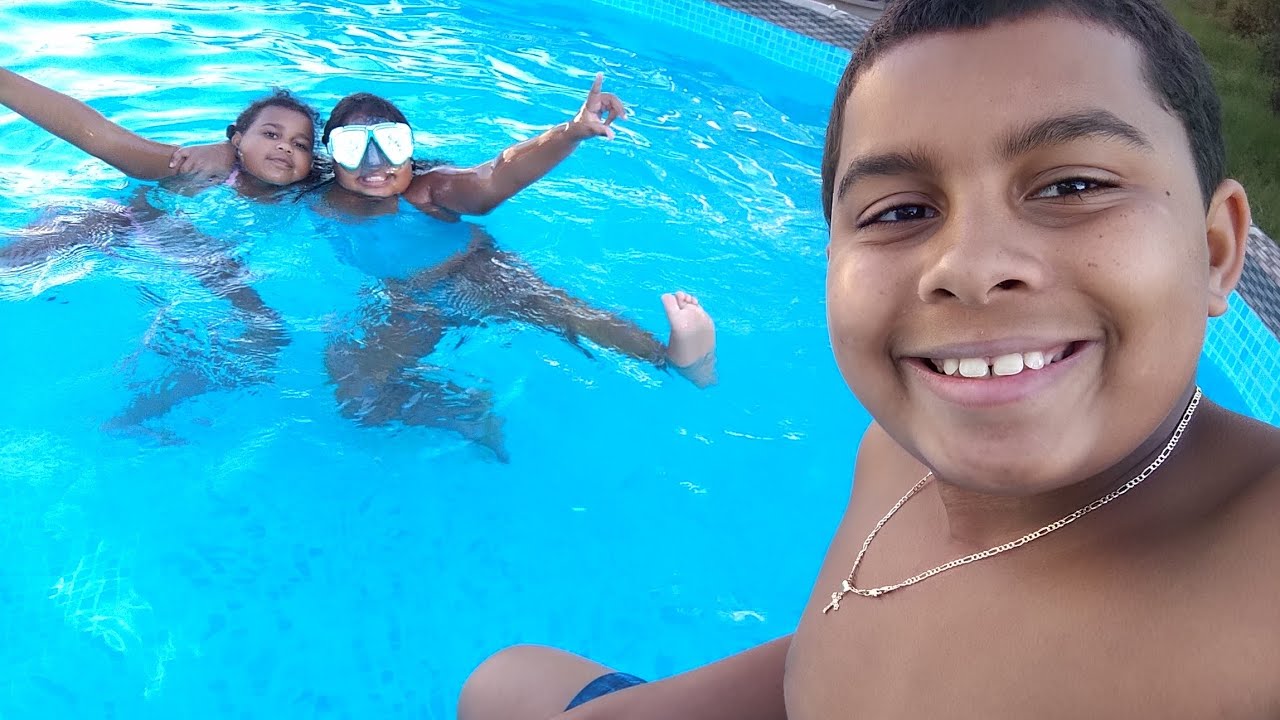 LAST PERSON to LEAVE POOL Wins $100! | Morris Family - YouTube