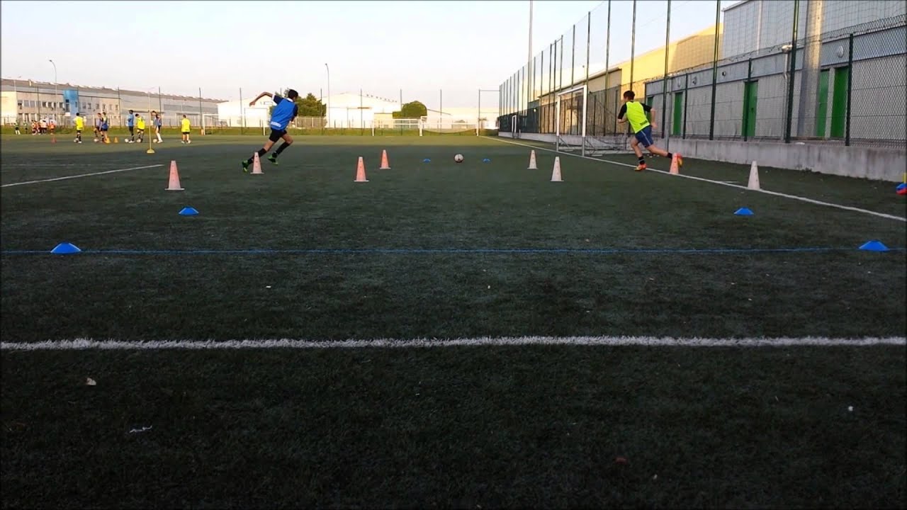 Agilité ballon stop balle - YouTube