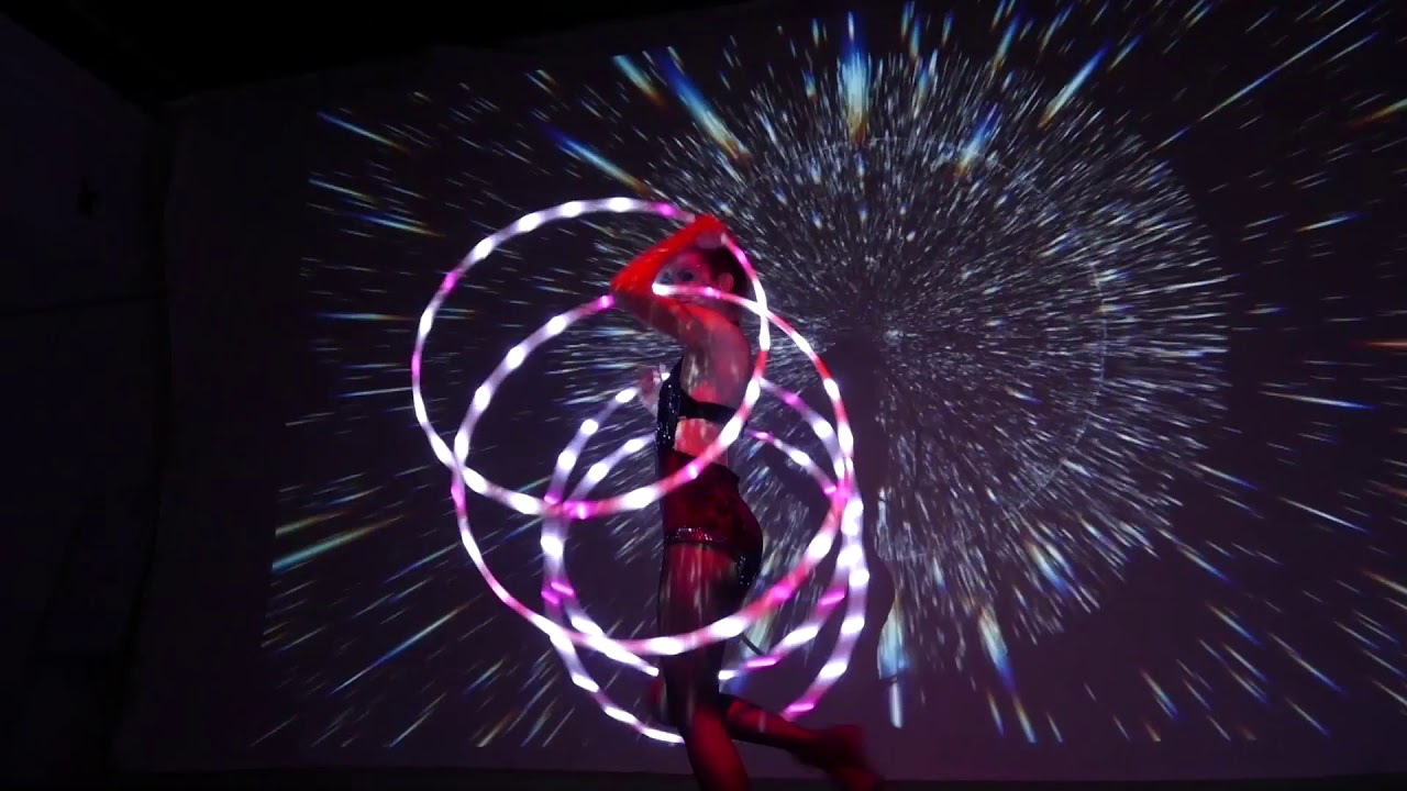LED Hoop Showact meets Real Time Lightpainting - YouTube