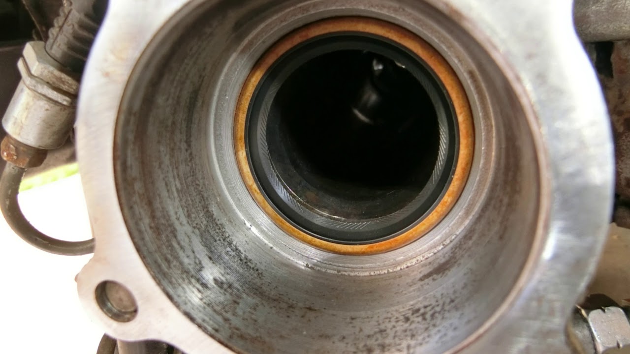 AE86 work - Servicing the rear solid axle. - YouTube