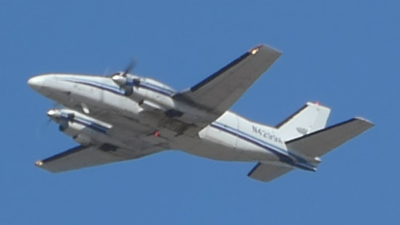 Ameriflight Beech B-99 Airliner [N4299A] Takeoff from PDX - YouTube