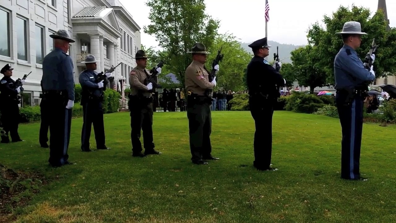 Fallen Officers Honored - YouTube