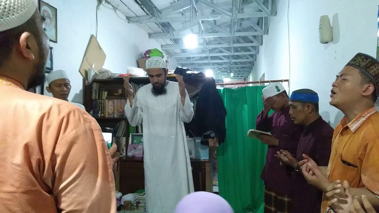 Asroqol Badru Alaina ~ Habib Zaky bin Yahya - YouTube