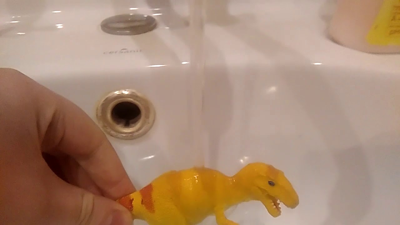 Unbelievable chinasaurus camouflaging !!!!! - YouTube