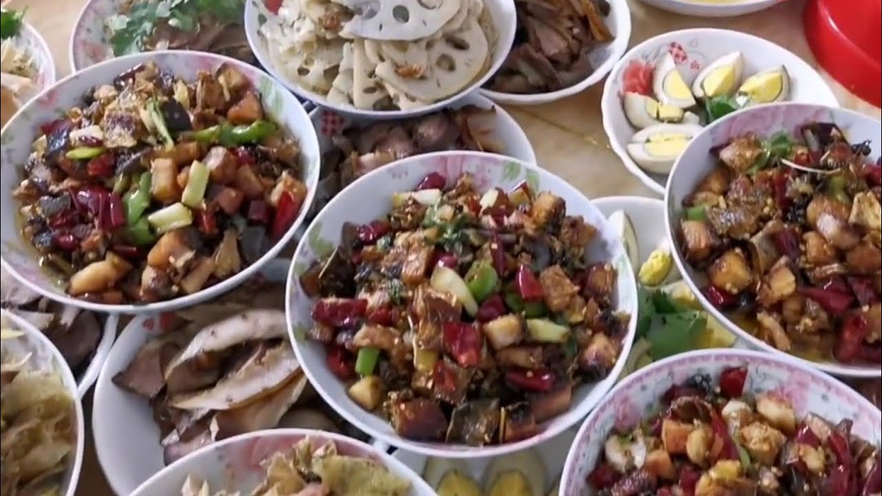 Rural Reunion Year, Chinese Food｜重庆农村大团年，一大早就开忙活，弄了这么多美味 - YouTube