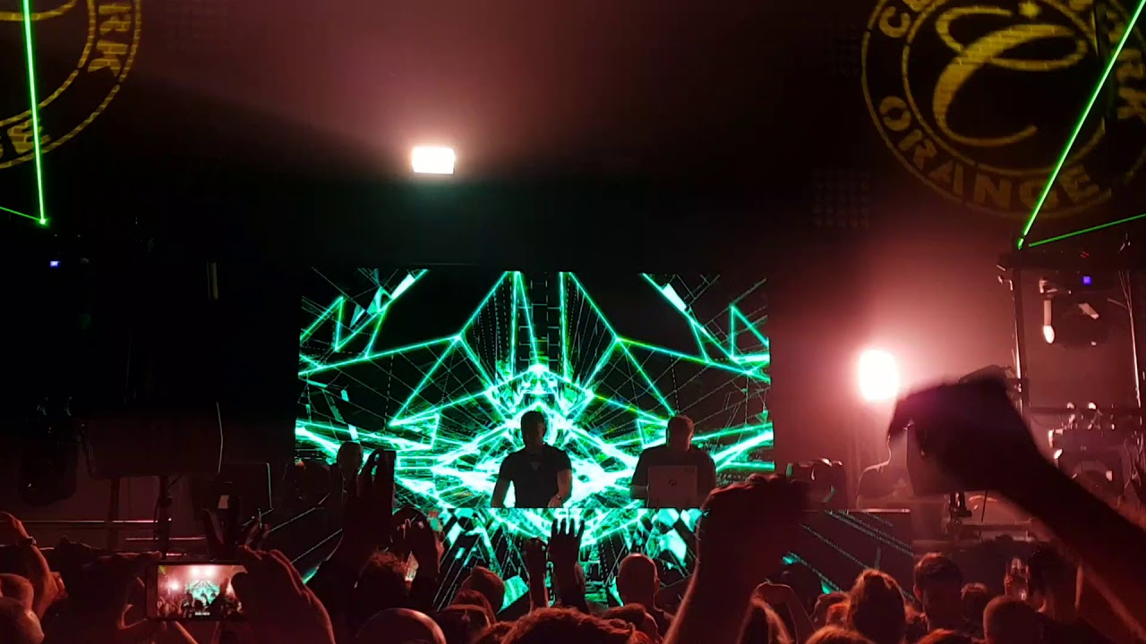 Clockwork Orange 25th Anniversary at Studio 338 Tall Paul rocks da house - YouTube