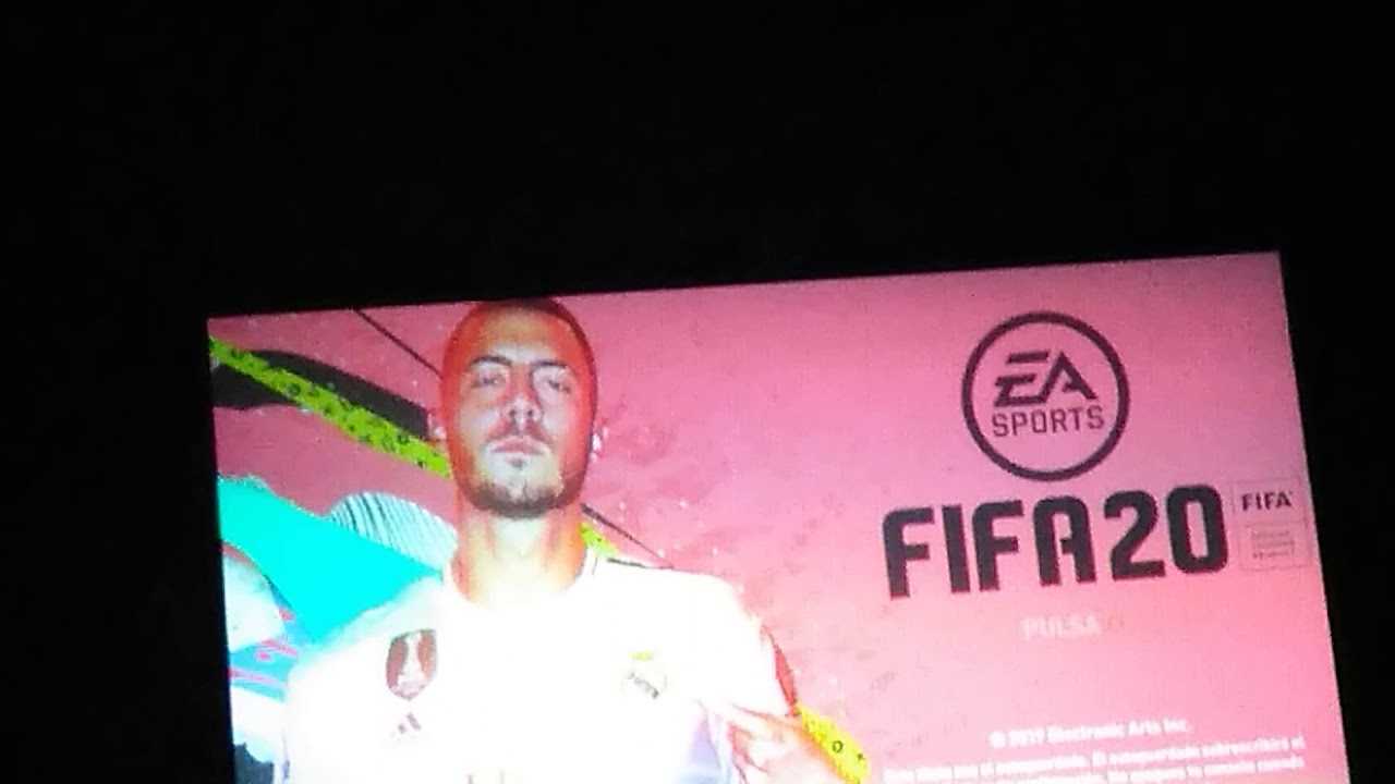 gaming playing FIFA - YouTube