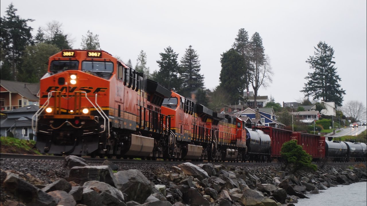 Trains Across Bnsf’s Seattle sub - YouTube
