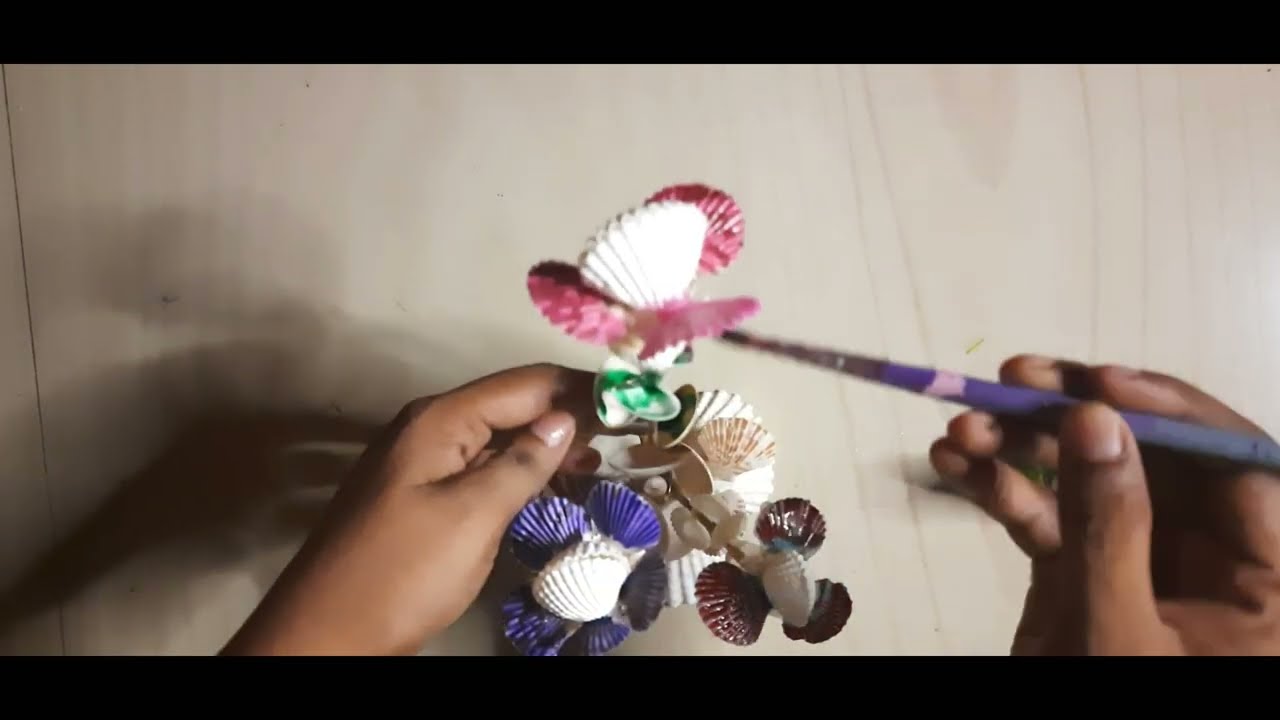 How to make Seashell Flower || ঝিনুক দিয়ে ফুল বানানো || सागर की कौड़ी ...