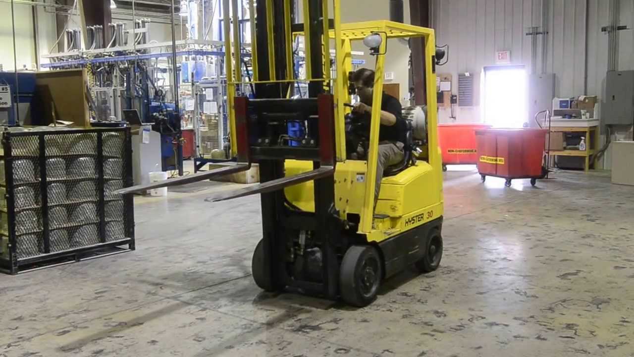Hyster S30XM Forklift - 2 - Starting and Moving - YouTube