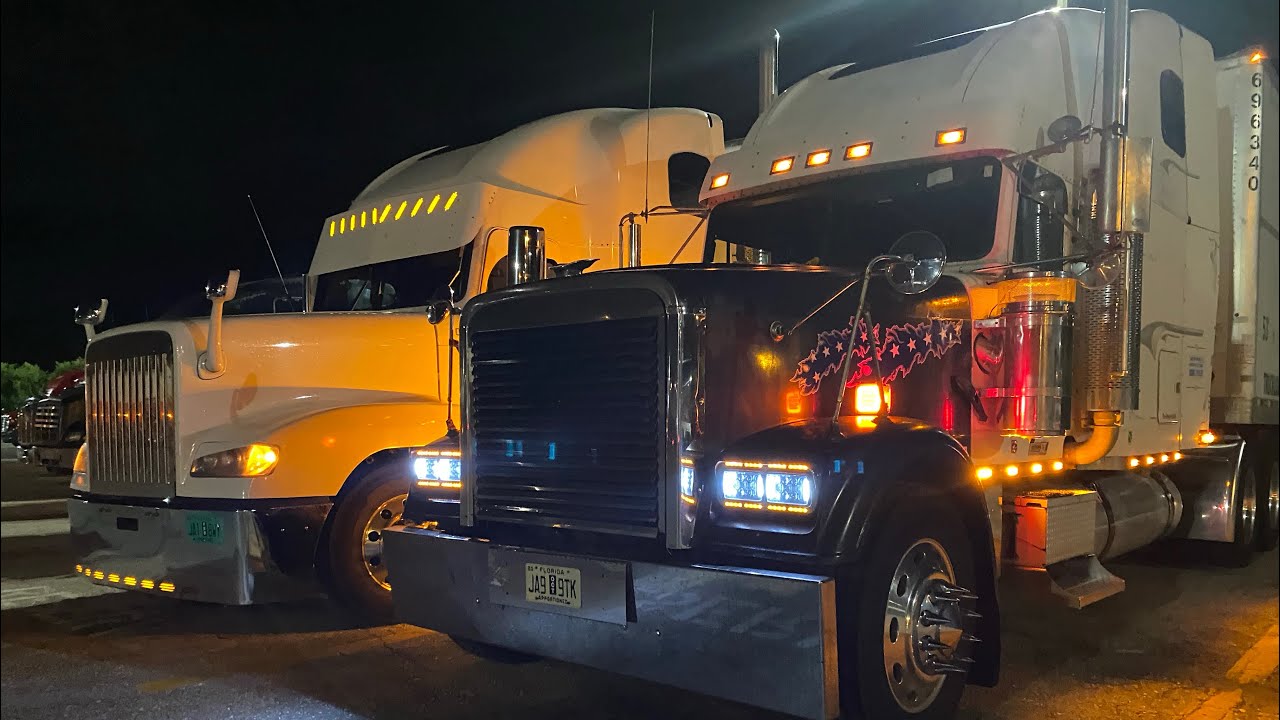 Tour Of My 2000 Freightliner Classic XL - YouTube