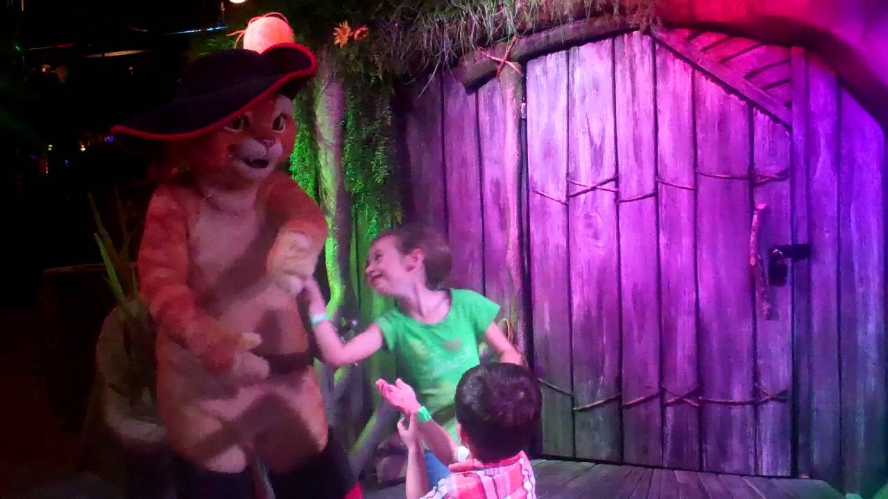 Character Meet and Greets at Gaylord Opryland - YouTube