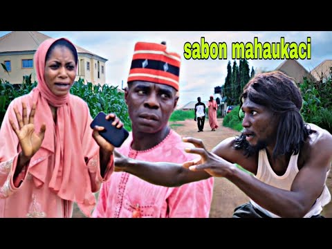 Kalli mahaukaci yahana Malam tsalha soyayya da 'yanmata Nura Milan comedy - YouTube