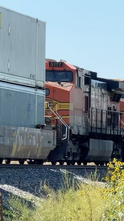 Multiple Mid DPUs on BNSF Mega Stack train! #train #bnsfrailway #bnsf #bnsftrains - YouTube