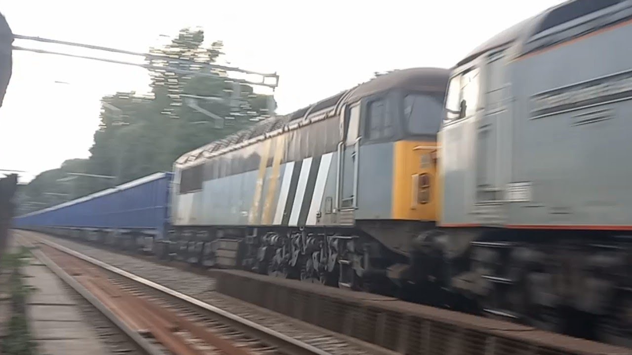 DC Rail class 56| 56091 and Ex Fast line 56301 working 6Z61 on the Berk ...