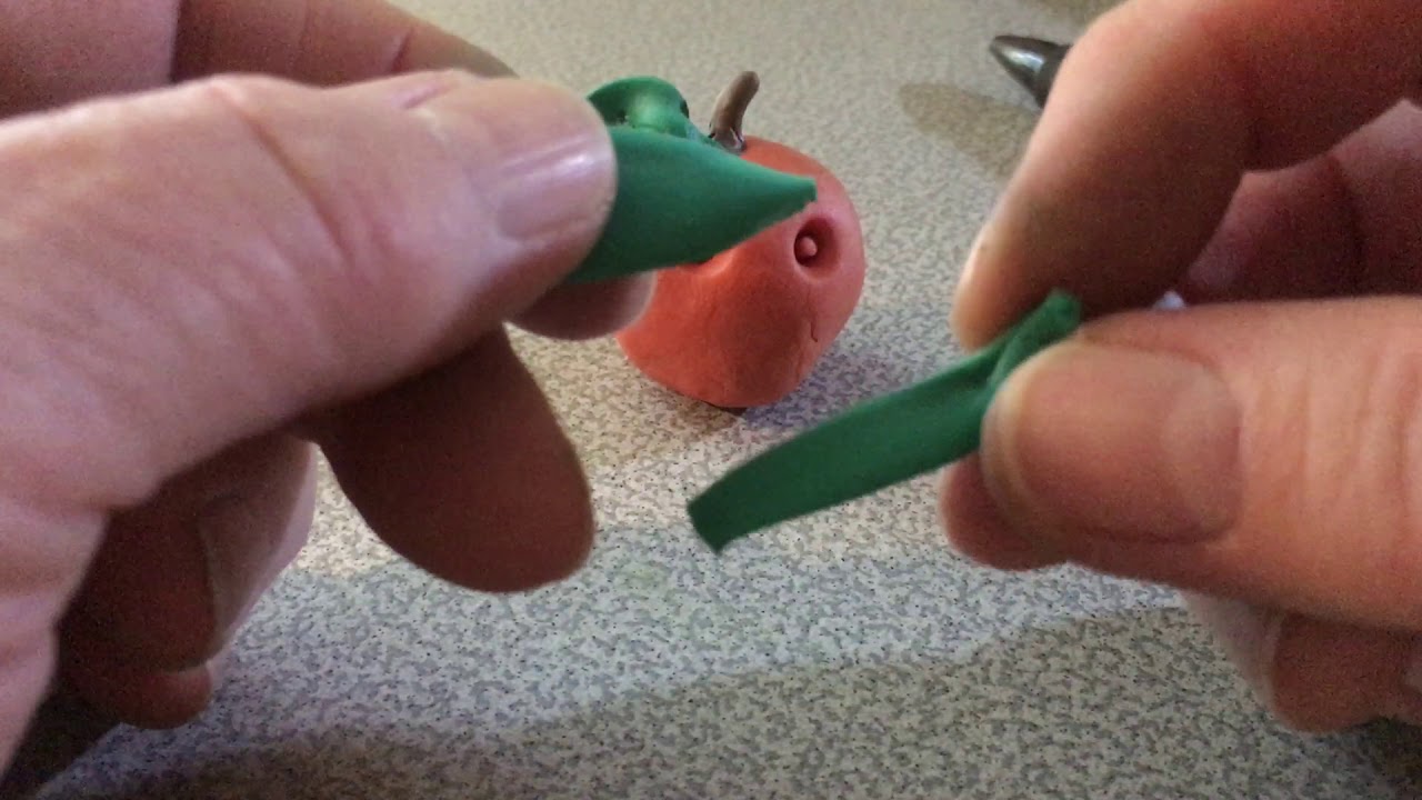 MomoConline: Clay Sculpt Your Own Kawaii Peach - YouTube