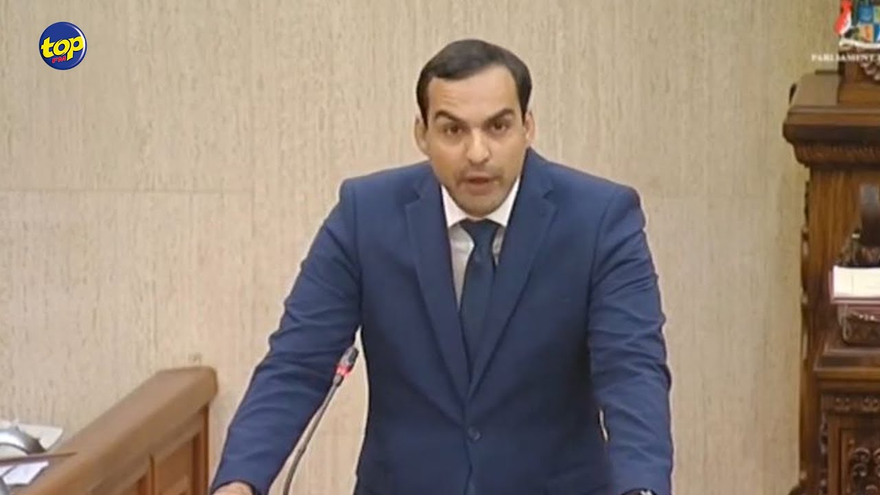 Assemblée nationale : Adrien Duval élu nouveau speaker - YouTube