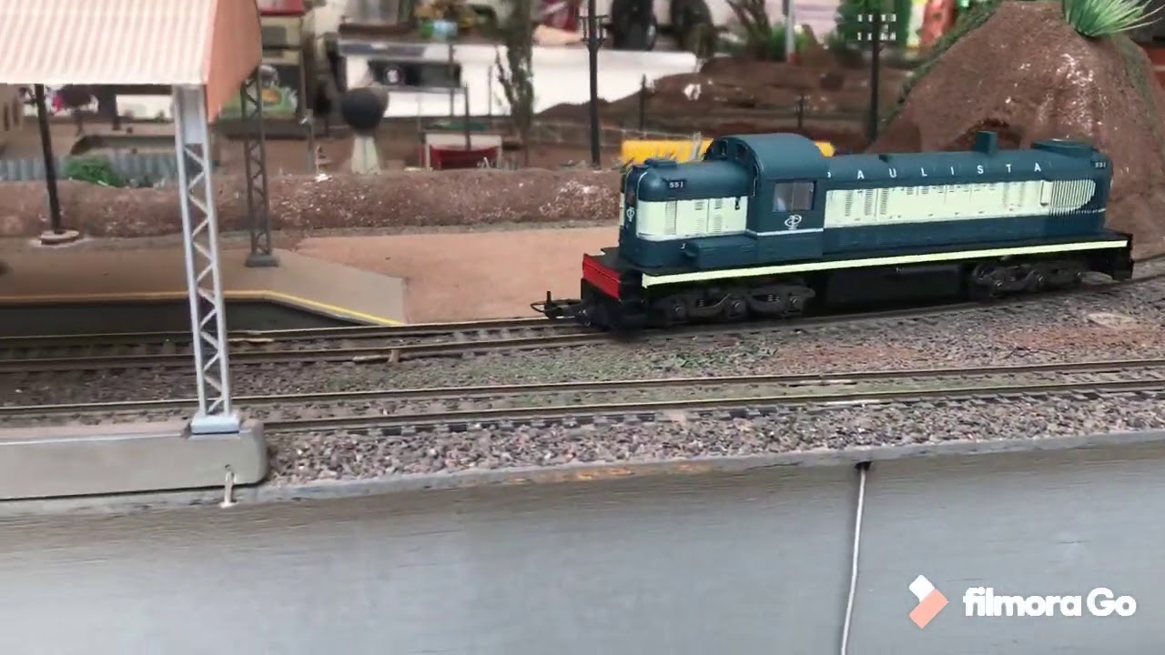 Testando minha nova locomotiva Alco RSC-3 Cia Paulista da Frateschi (12 ...