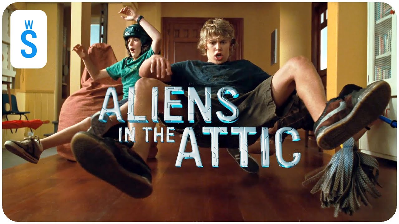 Aliens in the Attic (2009) | Scene: Alien attack - YouTube