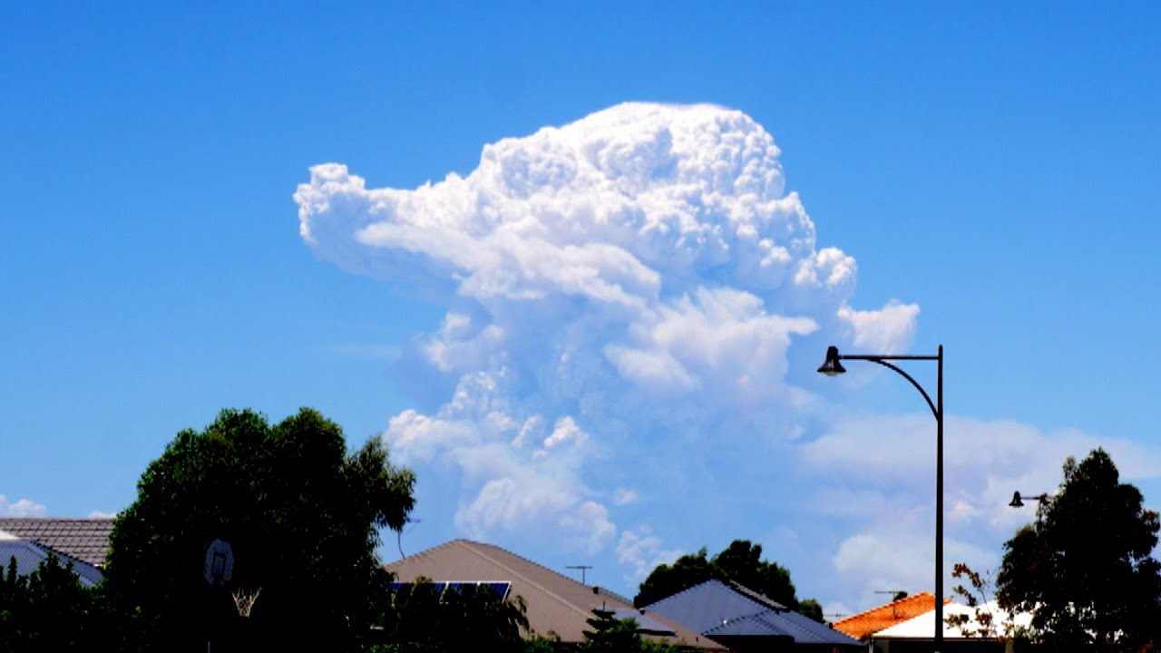 Time lapse of smoke from a bushfire - YouTube