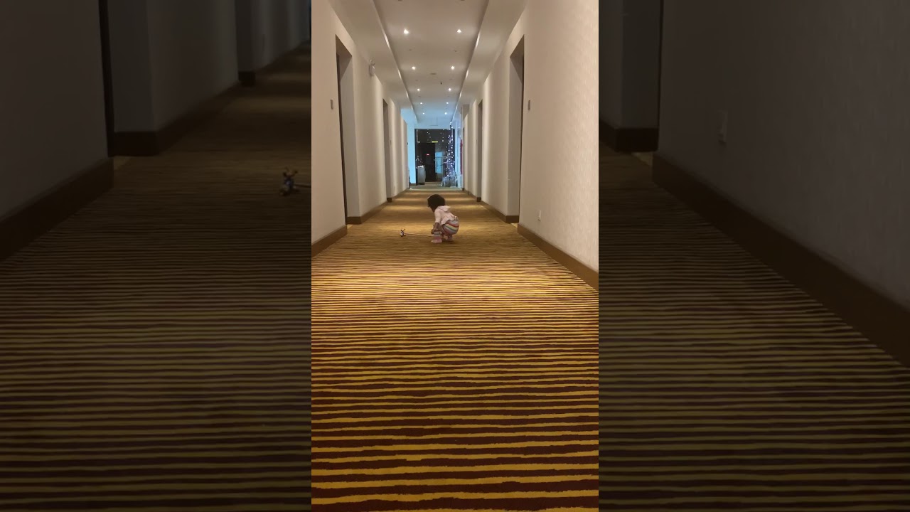 Having fun in the hotel passage - YouTube