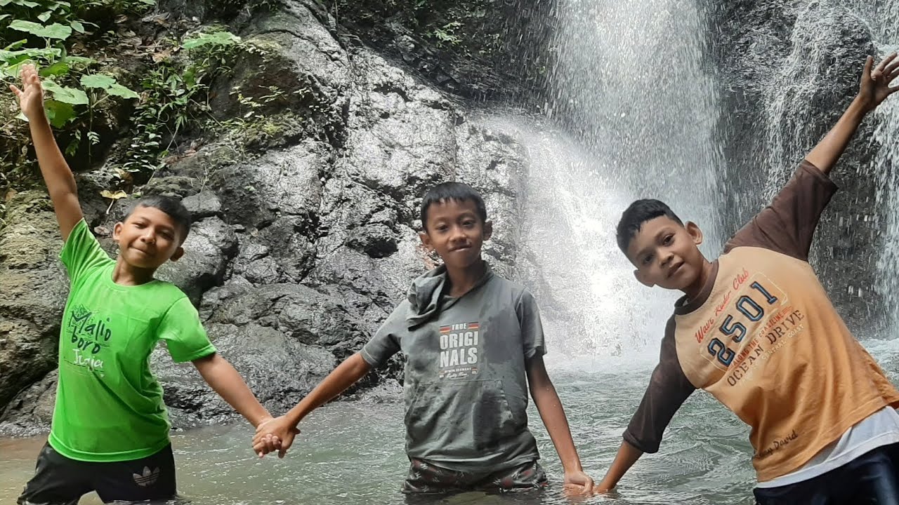 Mancing di curug dapat cana limbata banyak - YouTube
