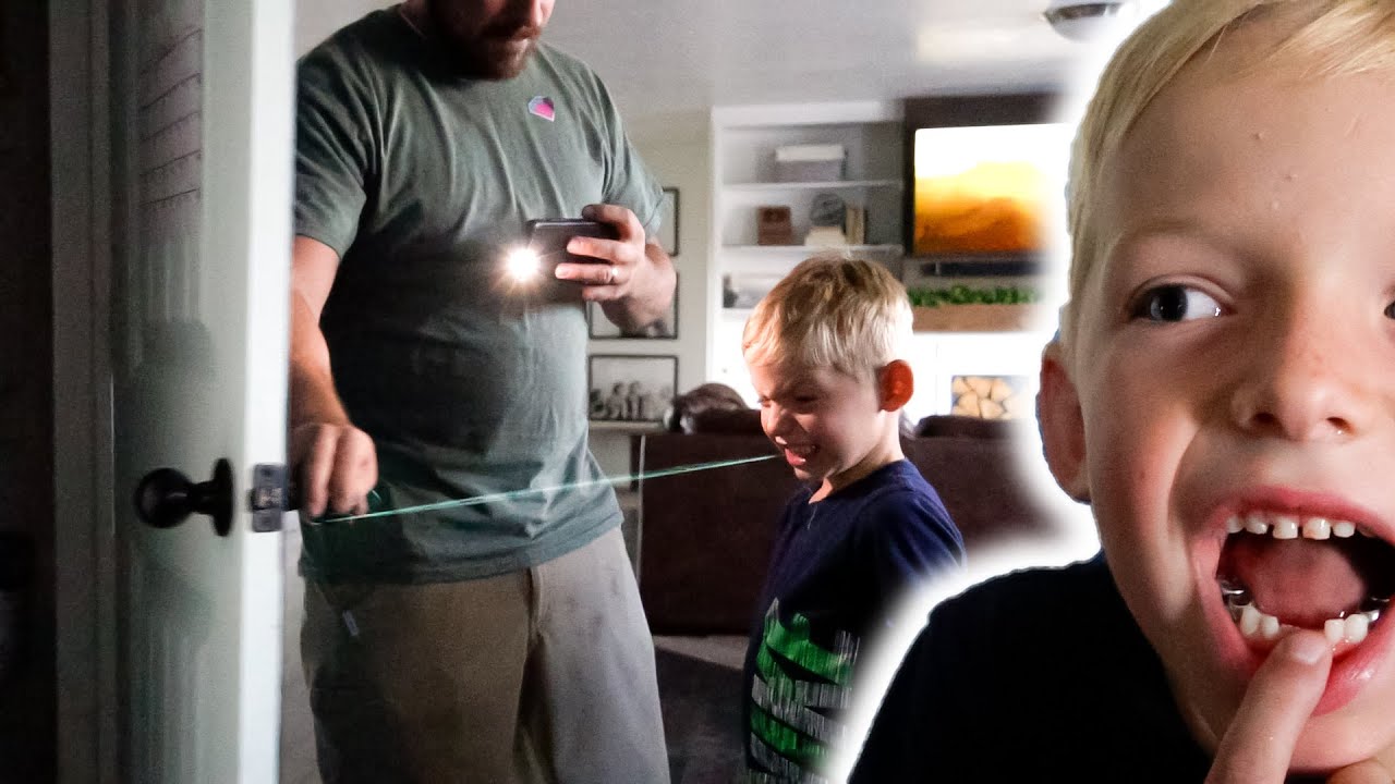 LOOSE TOOTH VS DOOR | Pulling Tooth Out By Door - YouTube