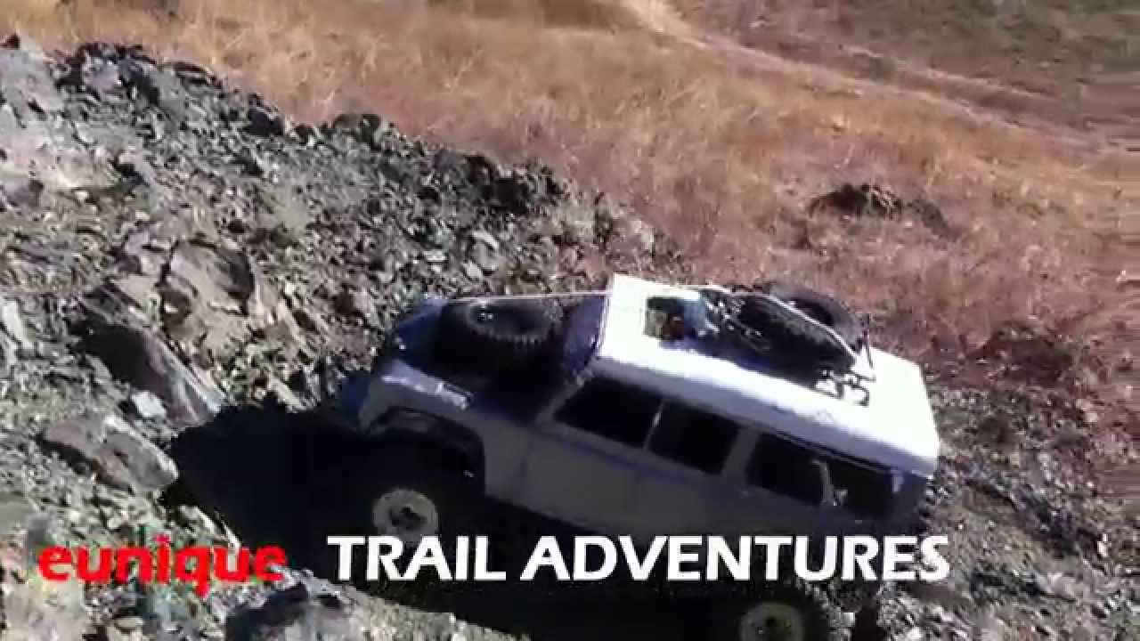 Lara Croft Driving the Land Rover Defender D110 on SCX10 chassis ...