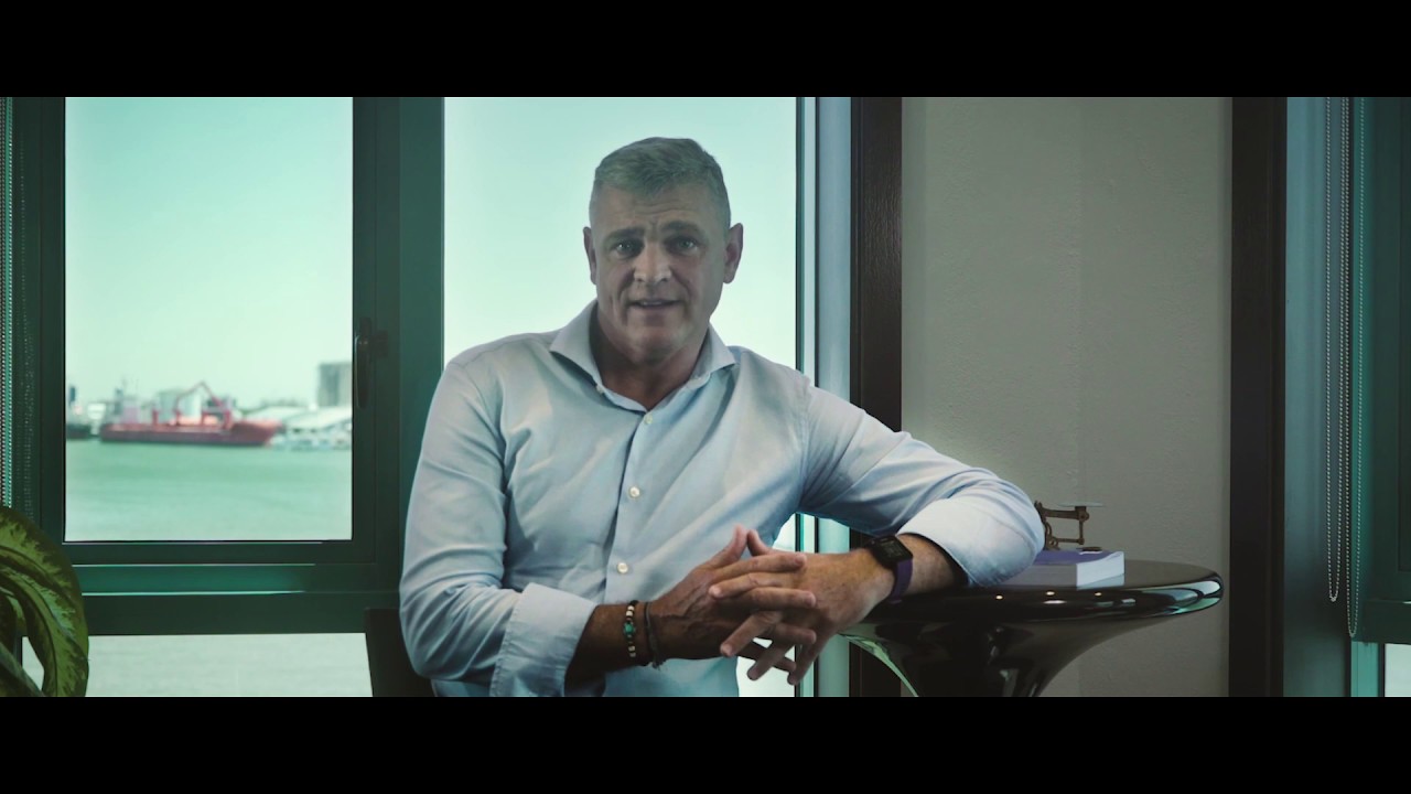 wiiv - Interview d'Arnaud Lagesse - YouTube