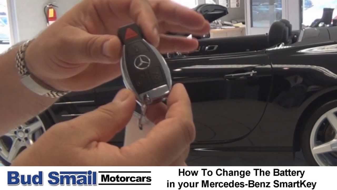 How to Change Mercedes-Benz SmartKey Battery - YouTube