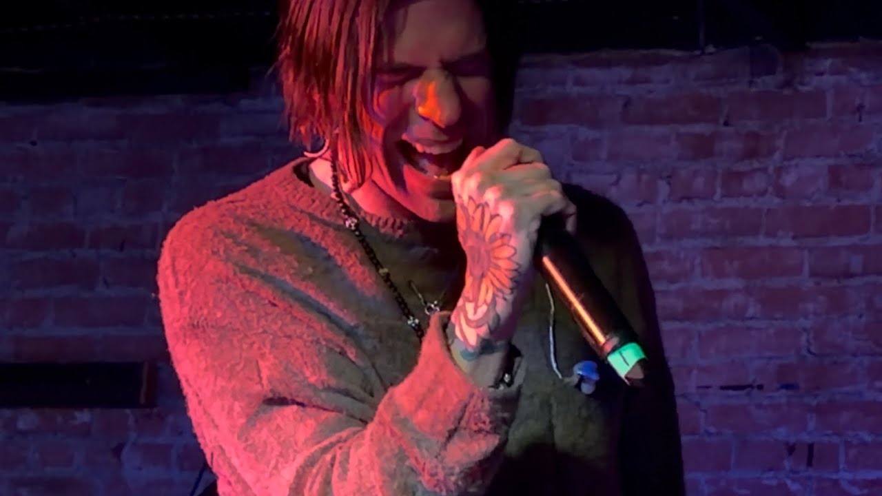 Austin Winkler the Founder - Hinder / Get Stoned - Live @ RBC - Dallas ...