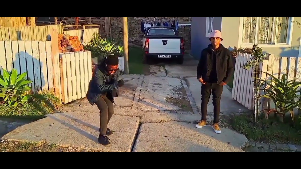 Sek'shubile Dance Crew ft 4PF Dance Crew (Asemahle Ciki ft Lunathi ...