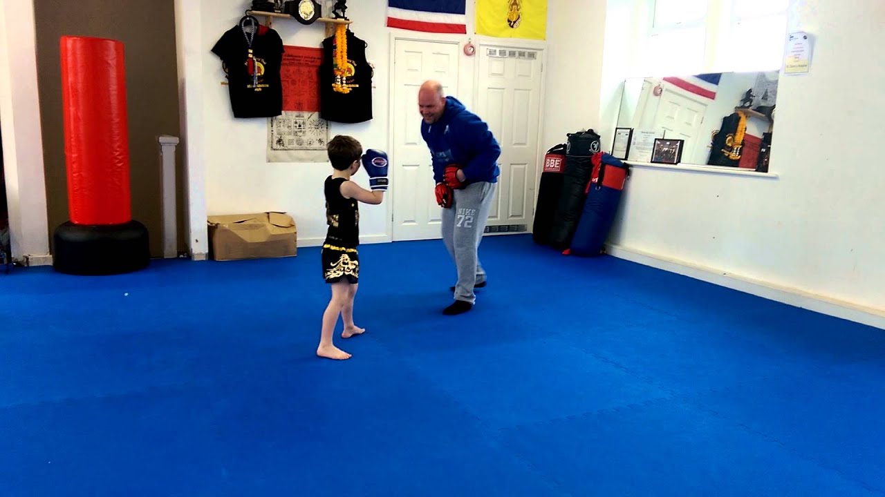 Dragons kickboxing millennium - YouTube