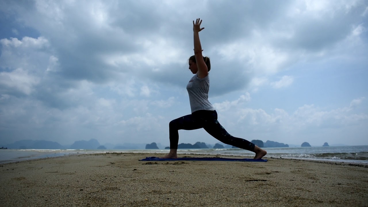 15min | Yoga Flow - Voor elk moment van de dag | Yoga met Leila - YouTube