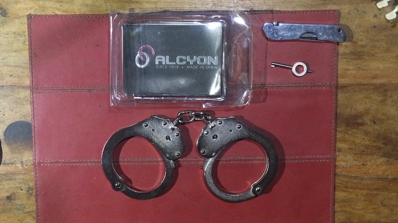 Alcyon handcuffs escaped with their own packaging - YouTube