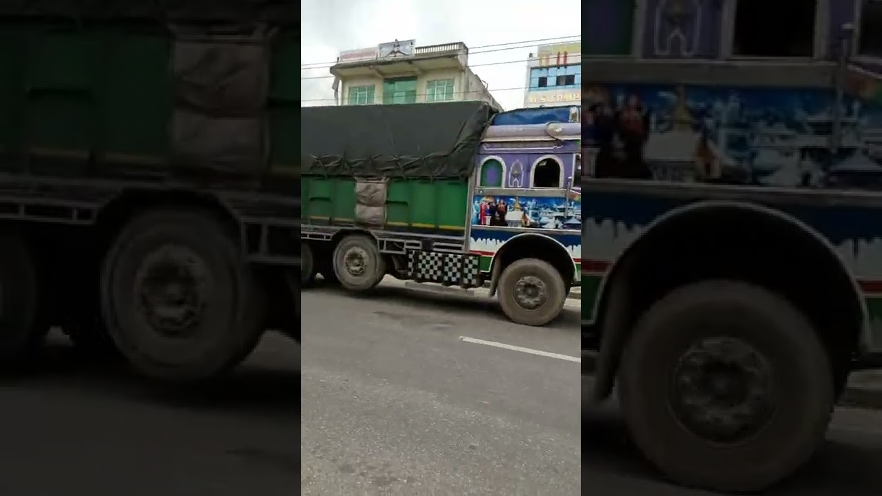 Tata truck. 12 wheeler. - YouTube