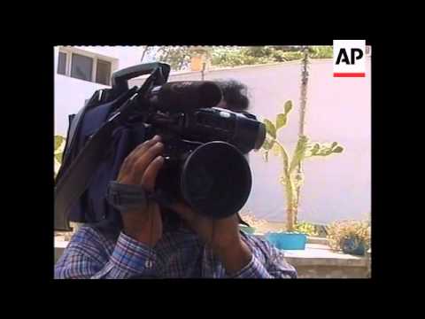 Australian diplomat visits detained nationals